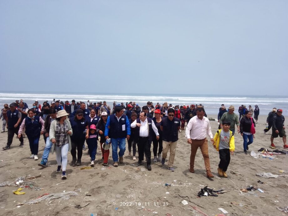 Relatores en DDHH visitan zona afectada por derrame de Repsol ...